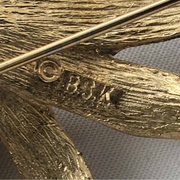 BSK | Jewelry | Vintage Bsk Gold Pearl And Crystal Sunburst Brooch 95s1960s | Poshmark